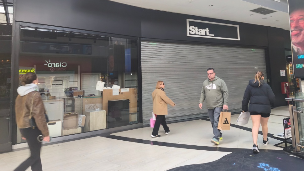 La cadena de tecnología Start cerró sus 30 locales y dejó sin trabajo a sus 200 empleados | BAE ...