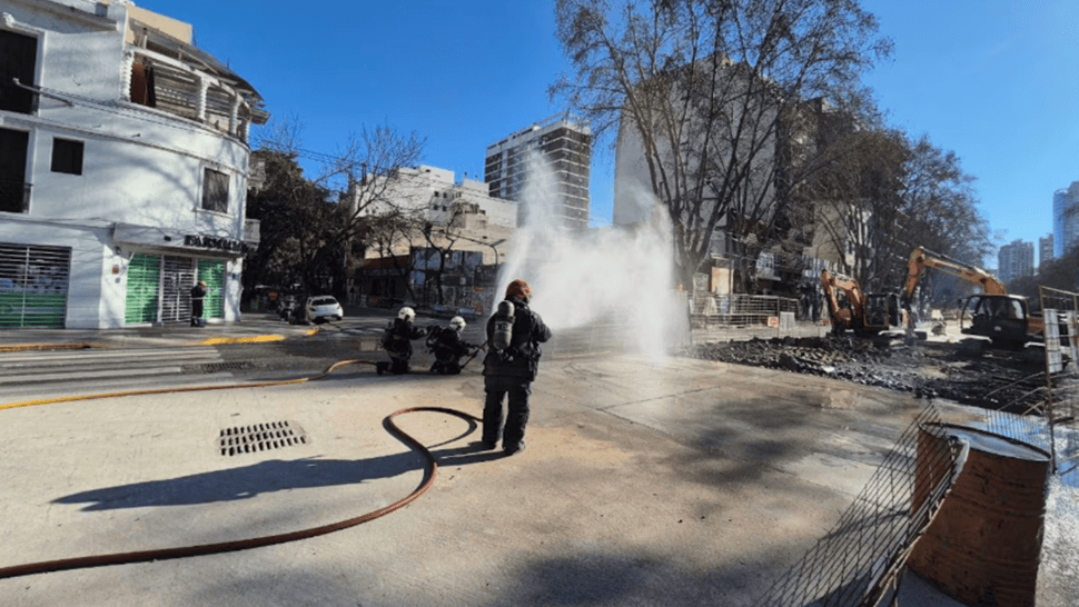 VIDEO: el impactante escape de gas en Palermo durante una obra | BAE ...