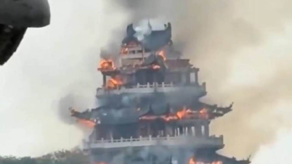 Incendio destruye el templo Yongqing de 1500 años en China | BAE Negocios
